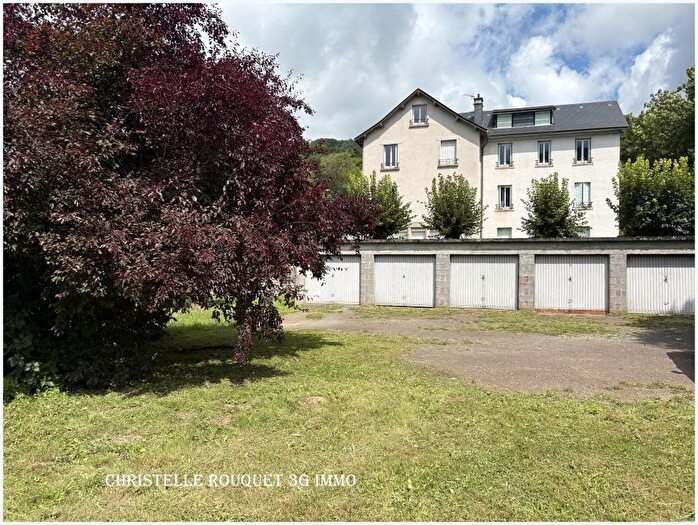 Appartement à vendre - La Bourboule - 3 pièces - 2 chambres