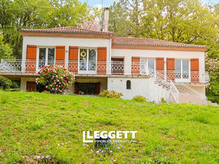 Maison 8 pièces à Bourlens, à vendre