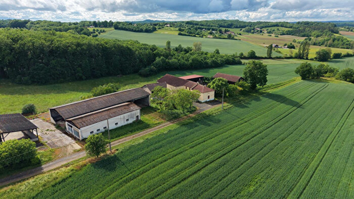 Maison 5 pièces à Monsempron-Libos, à vendre