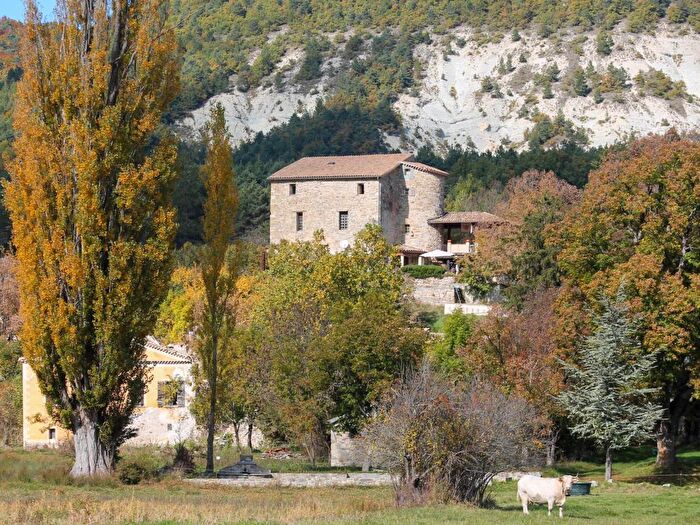 Maison à vendre - Montbrun-les-Bains - 8 pièces - 4 chambres