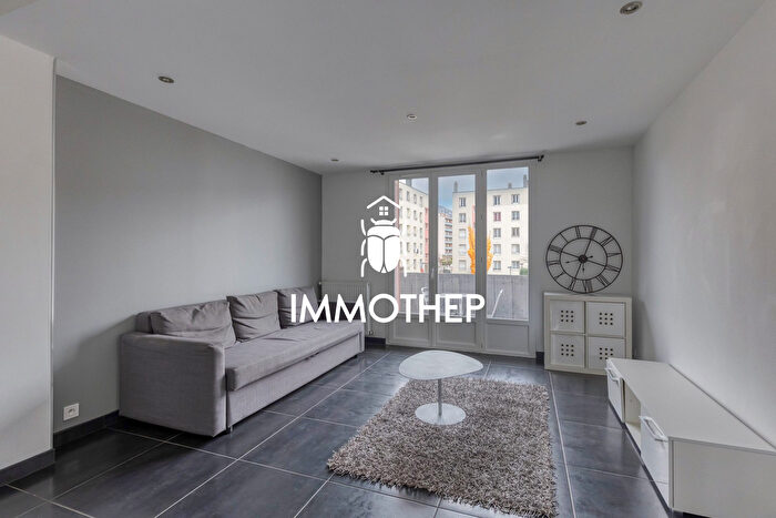Appartement à vendre - Fontaine, Centre-ville, Mairie - 3 pièces - 2 chambres