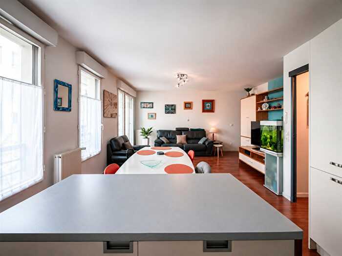 Appartement 4 pièces à vendre - Suresnes, Carnot, Gambetta