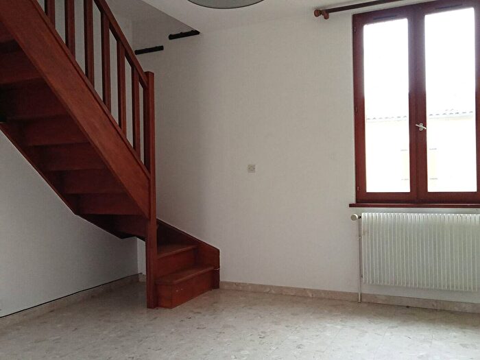 Appartement 2 pièces à Lacroix-Saint-Ouen, à louer
