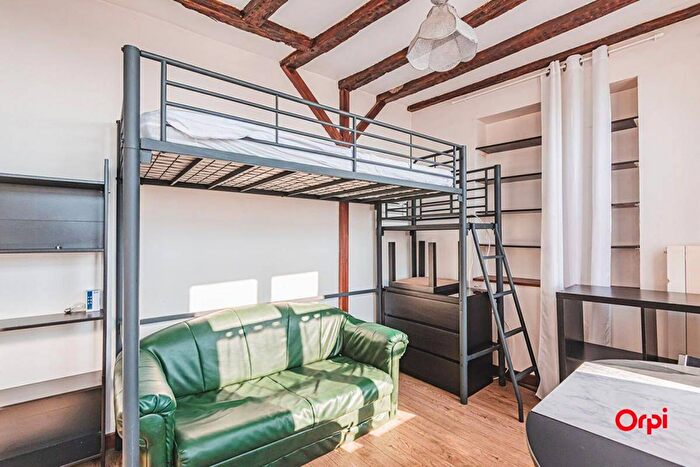 Appartement à louer - Plateau, Laon - 1 pièce