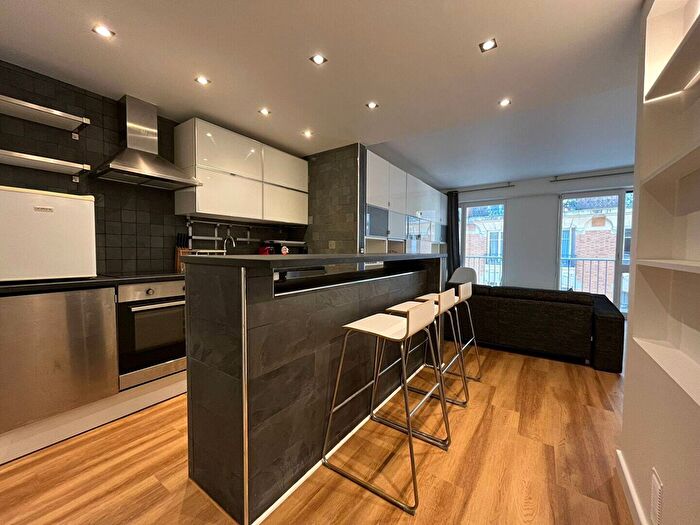 Appartement à louer - Muette Sud, Paris ème arrondissement - 1 pièce