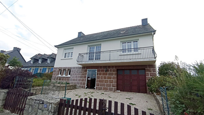 Maison à vendre - Trédarzec - 6 pièces - 4 chambres