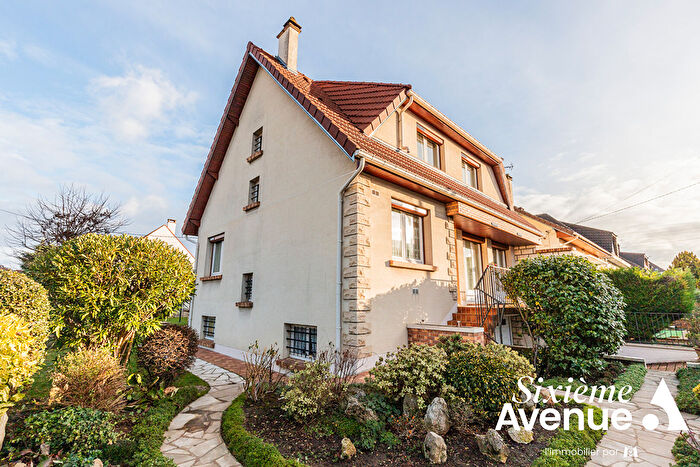 Maison à vendre - Morangis - 7 pièces - 5 chambres