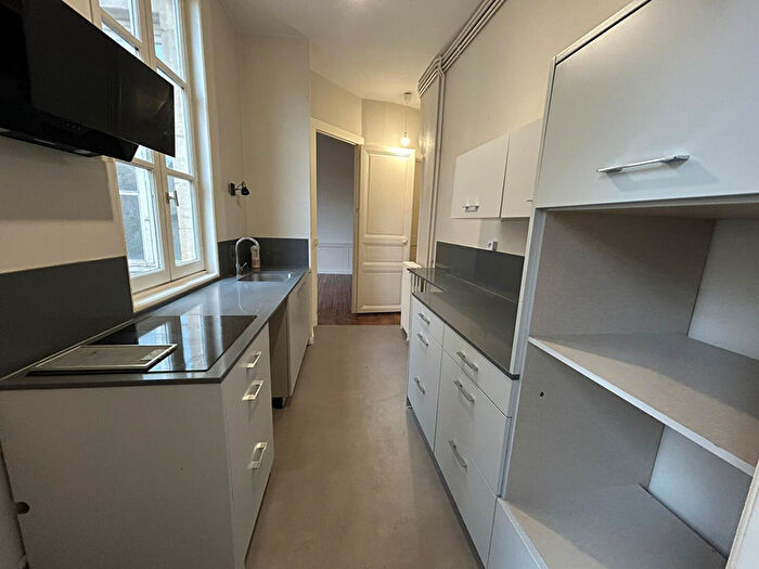 Appartement à louer - Poitiers, Centre-ville - 5 pièces - 3 chambres