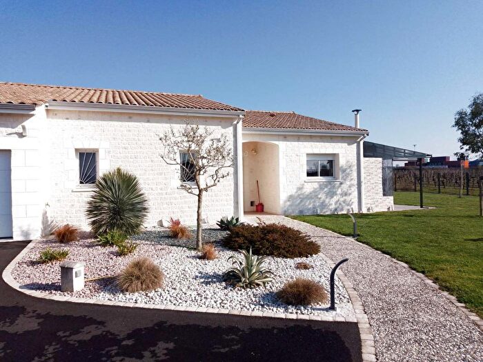 Maison à vendre - Jarnac - 5 pièces - 3 chambres