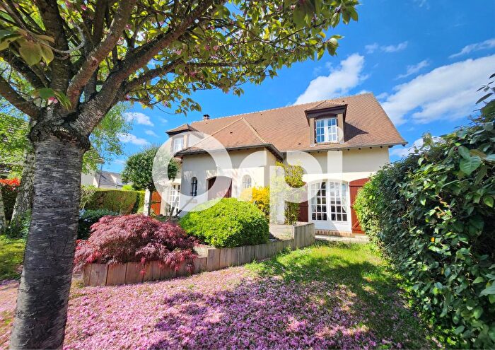 Sainte-Geneviève-des-Bois, Georges Pitard : Maison 6 pièces à vendre