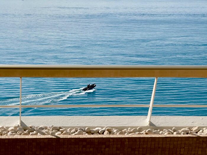 Appartement à vendre - Villeneuve-Loubet - 4 pièces - 3 chambres