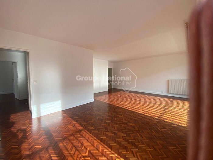 Appartement à louer - Montreuil, Versailles - 5 pièces - 3 chambres