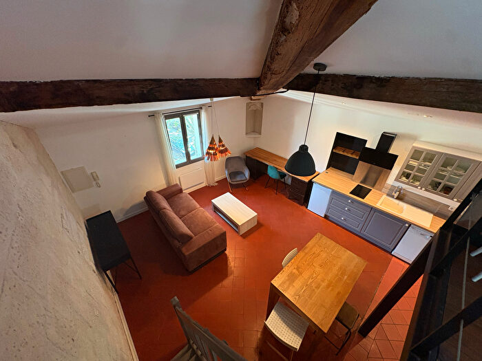Arles, Centre-ville : Appartement 1 pièce à louer