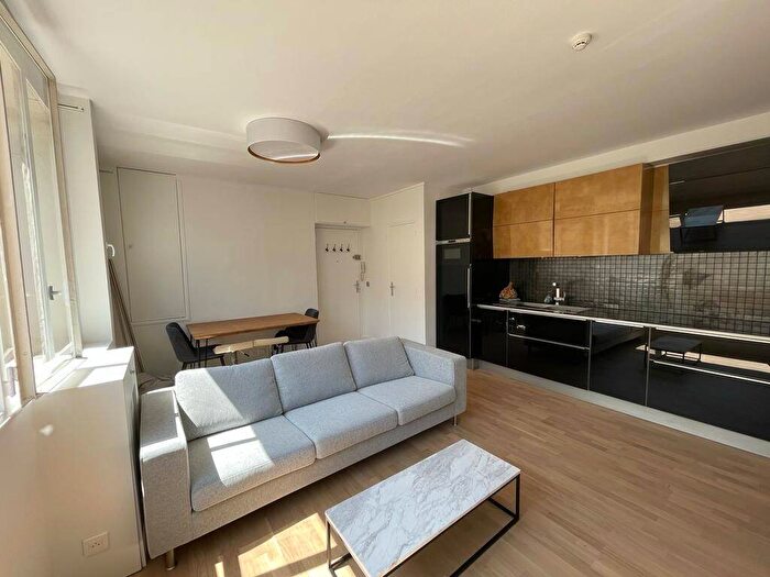 Appartement à louer - Muette Nord, Paris ème arrondissement - 2 pièces - 1 chambre