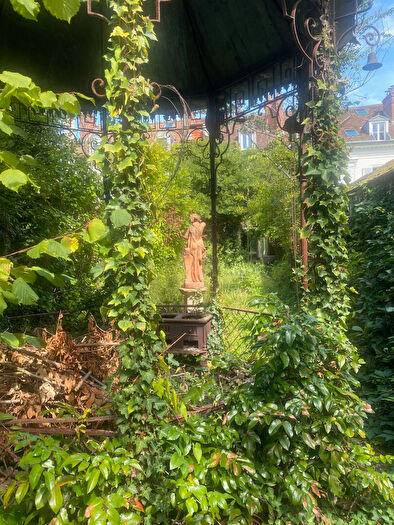 Maison à vendre - Fontainebleau, Centre-ville - 8 pièces - 4 chambres