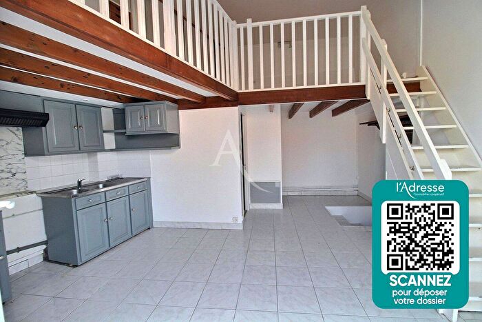 Saint-Rémy-l'Honoré : Appartement 2 pièces à louer
