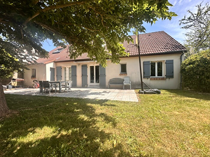 Maison 6 pièces à Ormes, à vendre