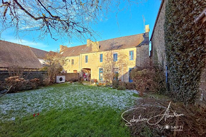 Maison à vendre - Le Vieux-Marché - 6 pièces - 4 chambres