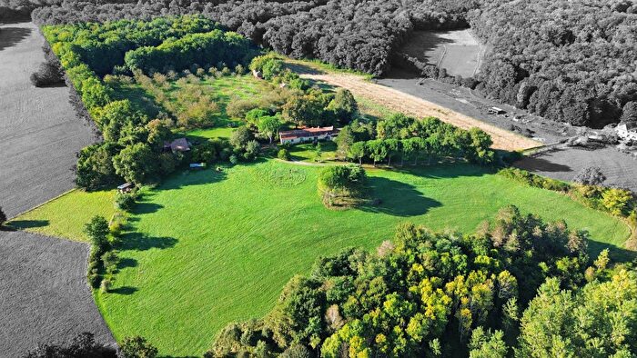 Maison à vendre - Cause-de-Clérans - 11 pièces - 7 chambres