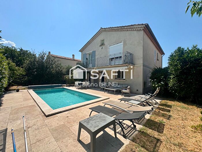 Maison 6 pièces à La Tour-d'Aigues, à vendre