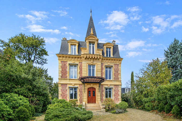 Maison 8 pièces à Le Vésinet, Coeur de Ville, à vendre