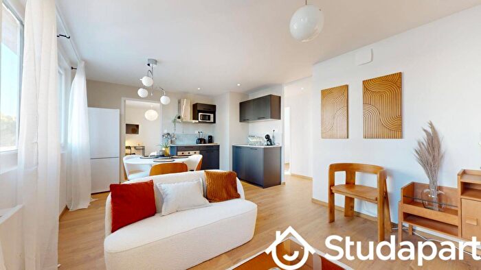 Appartement à louer - Centre, Caluire-et-Cuire - 1 pièce - 2 chambres