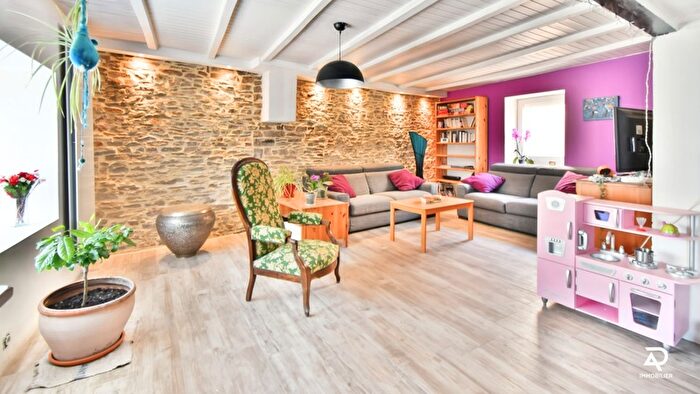 Maison à vendre - Villemoirieu - 5 pièces - 4 chambres