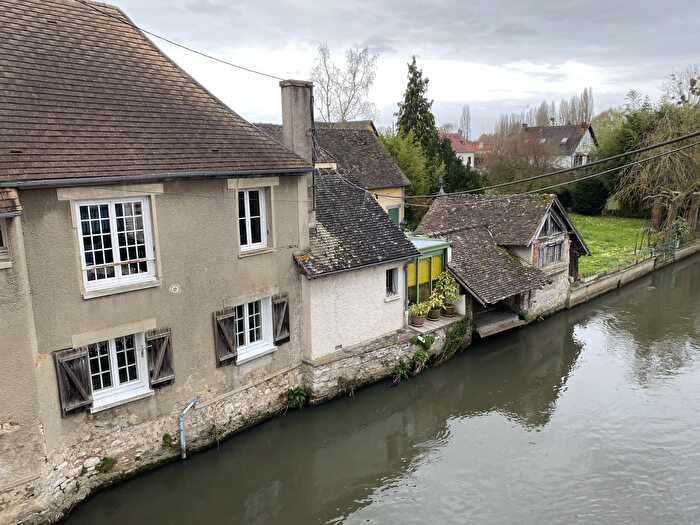 Maison à vendre - Ivry-la-Bataille - 7 pièces - 3 chambres