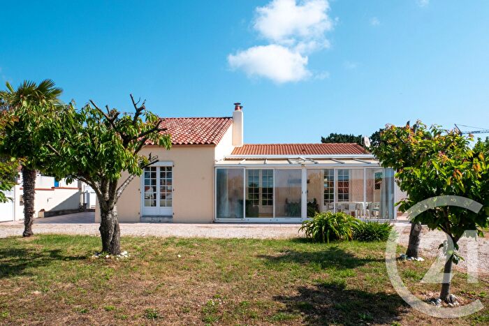 Brem-sur-Mer : Maison 4 pièces à vendre