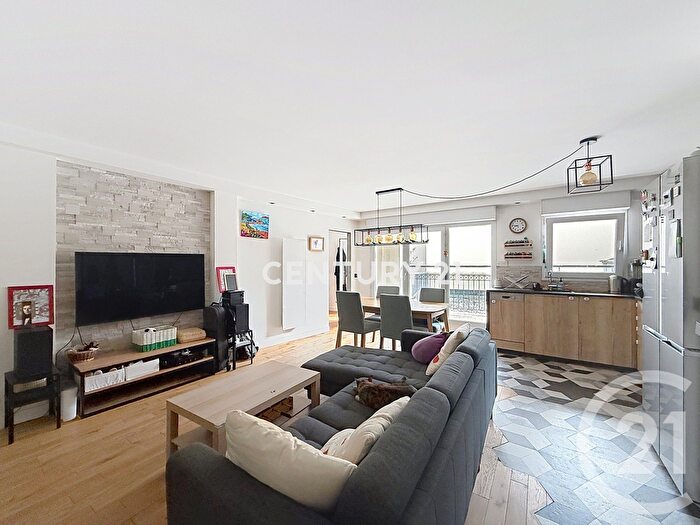 Noisy-le-Grand, Centre-ville : Appartement 4 pièces à vendre