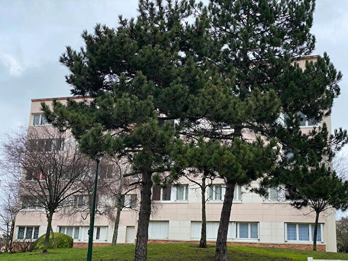 Appartement à louer - Rueil-Malmaison, Richelieu, Chataigneraie - 4 pièces - 3 chambres