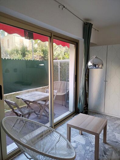 Appartement à louer - Nice, Chambrun - 1 pièce