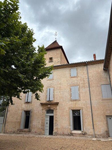 Ancien Hôpital, Béziers : Maison 8 pièces à louer