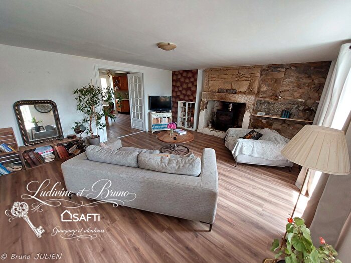 Maison à vendre - Plougonver - 5 pièces - 3 chambres