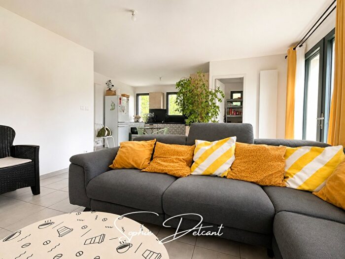 Maison 4 pièces à vendre à Neuvy-le-Roi