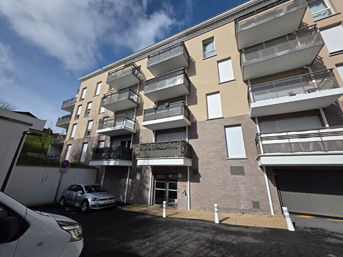 Appartement à louer - Corbeil-Essonnes, Tarterêts - 2 pièces - 1 chambre