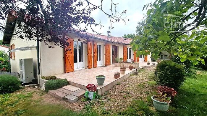 Maison à vendre - Saint-Junien - 8 pièces - 4 chambres