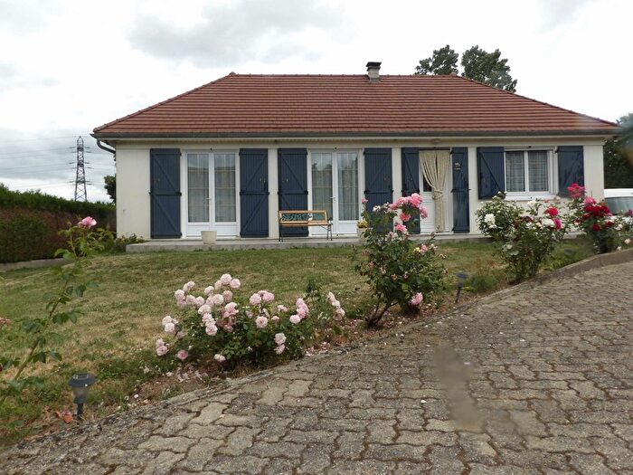 Maison 8 pièces à Commentry, à vendre