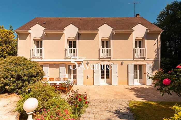 Maison à vendre - Lagny-sur-Marne, Saint-Denis, Plateau - 6 pièces - 4 chambres