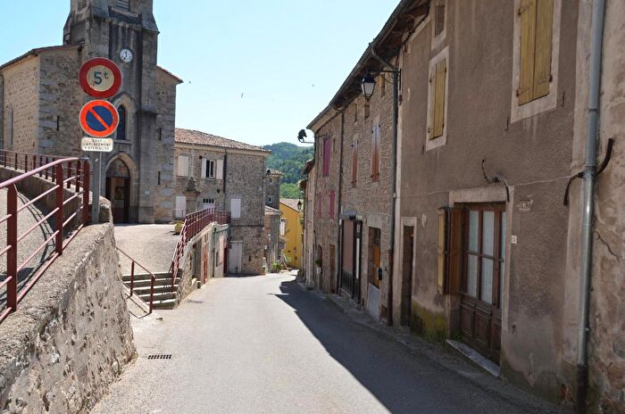Saint-Pierreville : Maison 5 pièces à vendre