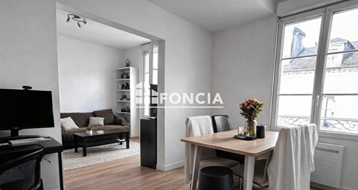 Appartement à vendre - Lisieux, Centre-ville - 2 pièces - 1 chambre