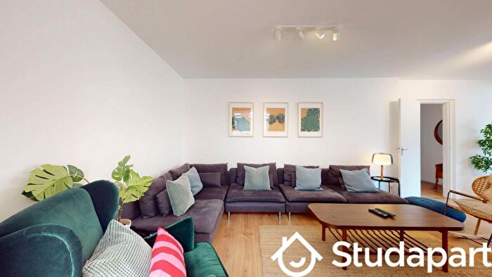 Appartement à louer - Centre Ville Nord Ouest, Fontainebleau - 1 pièce - 2 chambres