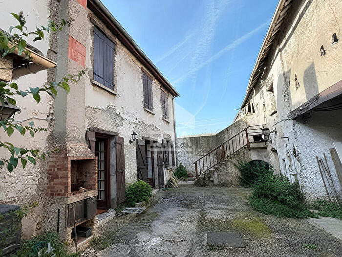 Maison 11 pièces à Boinville-en-Mantois, à vendre