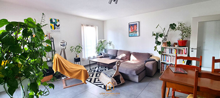 Appartement à louer - Strasbourg, Neudorf, Saint-Urbain, Landsberg - 4 pièces - 3 chambres