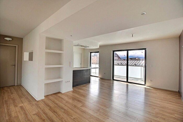 Appartement à louer - Centre, Colmar - 4 pièces - 3 chambres