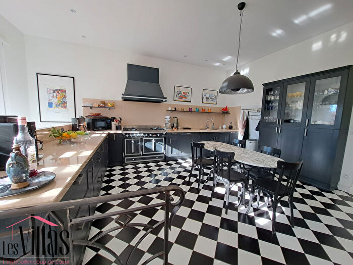 Maison à vendre - Narbonne - 11 pièces - 5 chambres