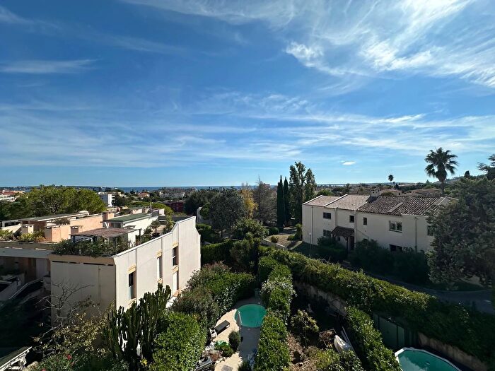 Appartement à vendre - Vallauris, Pertuades - 3 pièces - 2 chambres