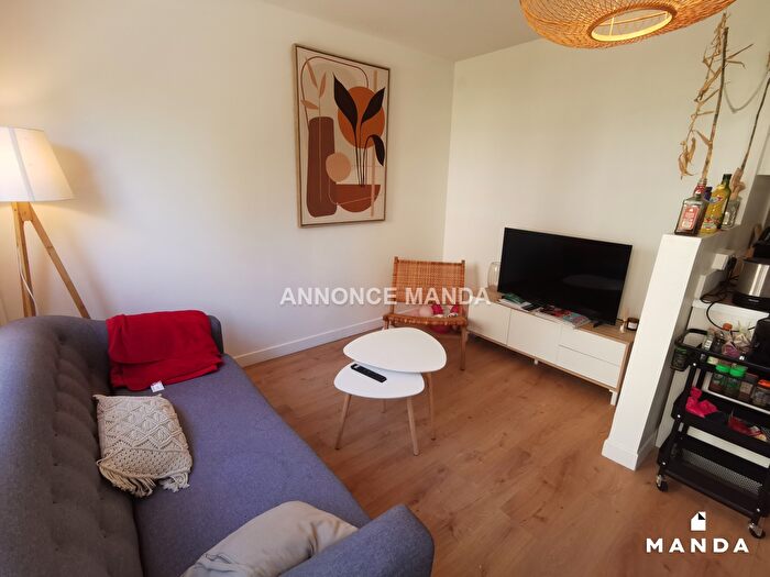 Appartement 4 pièces à louer à Oullins, Glacière, Montmein