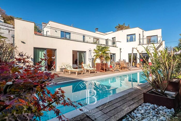 Maison à louer - Lyon e , Vaise, Rochecardon - 8 pièces - 5 chambres