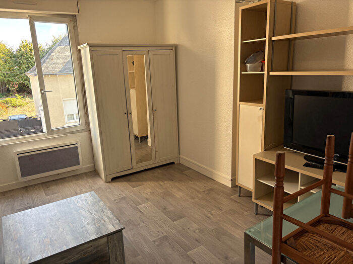 Châtellerault, Est : Appartement 1 pièce à louer